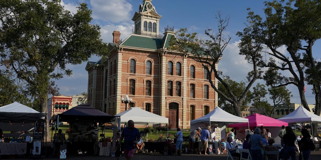 Historic square in downtown Wharton, Texas – The Art Fair Gallery